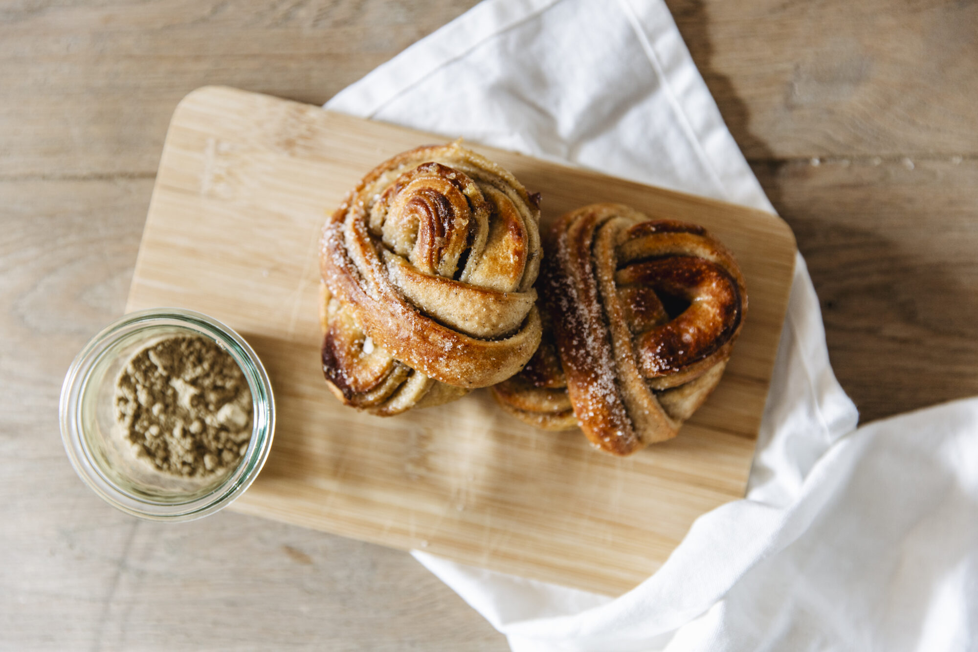 Zweeds, zoet & zelfgemaakt: vegan kardemom buns!